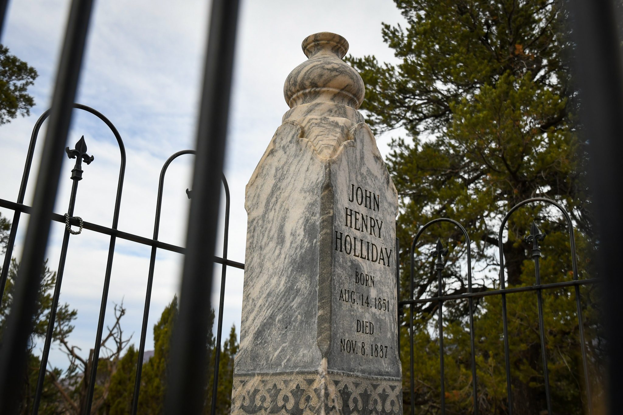 ‘I’ll be your huckle bearer’? Glenwood Springs historian Bill Kight ...